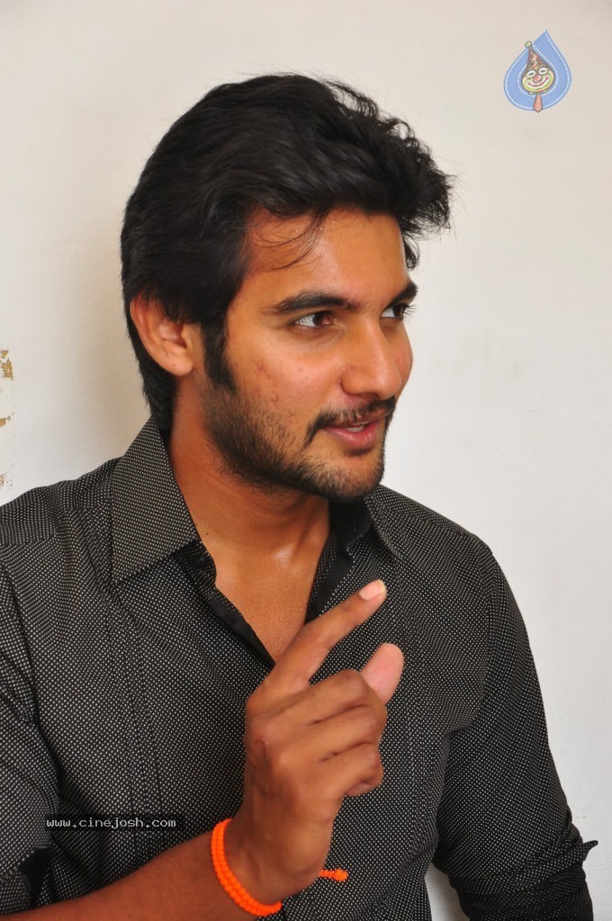 Aadi Stills - Photo 2 of 41