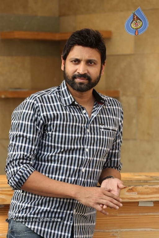 Actor Sumanth Photos - Photo 2 of 6