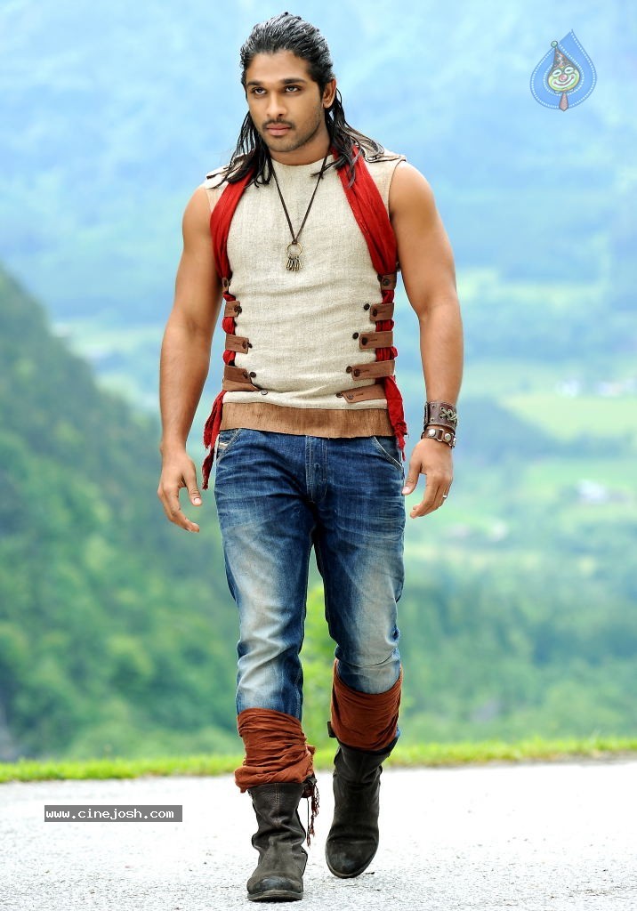 Allu Arjun Stills in Badrinath Movie - Photo 2 of 7