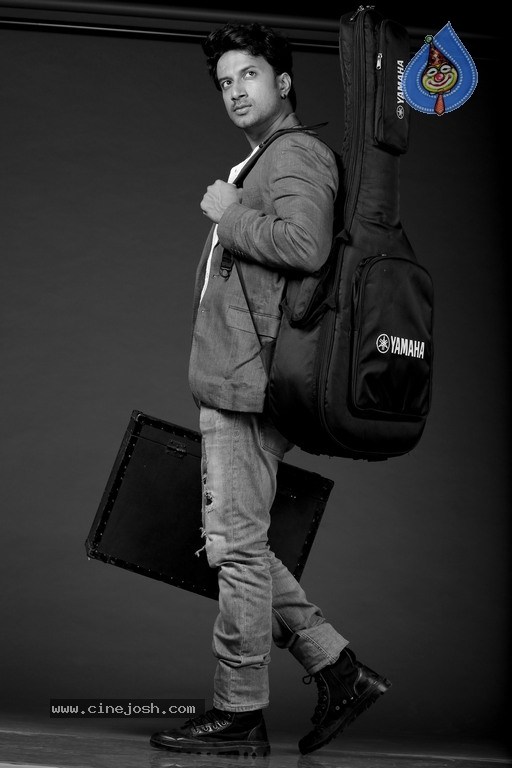 Bluff Master Hero Satyadev Photoshoot - Photo 4 of 17