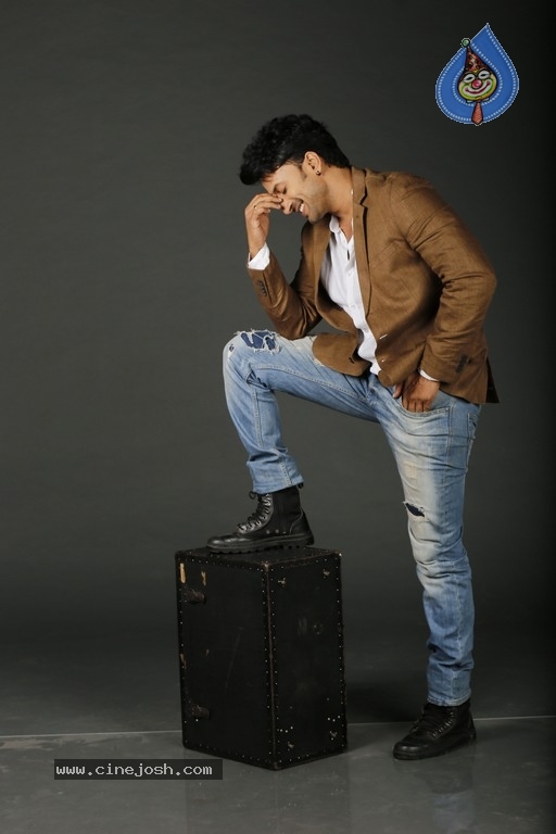 Bluff Master Hero Satyadev Photoshoot - Photo 15 of 17