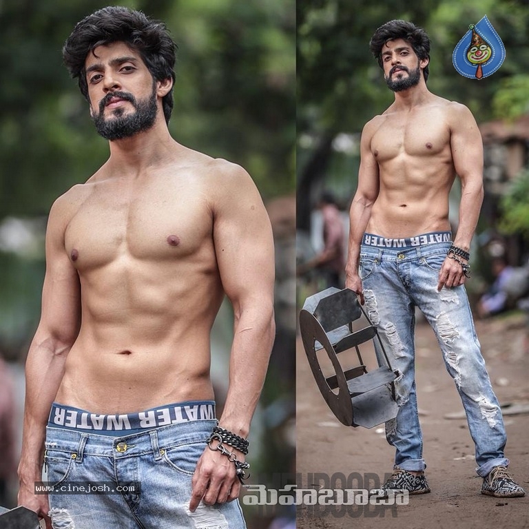 Mehbooba Movie Vishu Reddy Stills - Photo 16 of 17