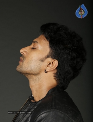 Bluff Master Hero Satyadev Photoshoot | Photos Gallery