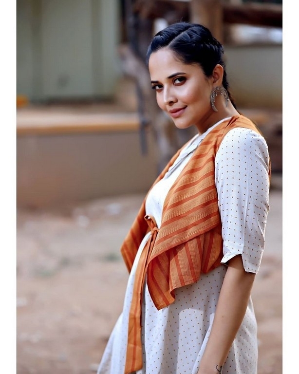 Anasuya Photos - Photo 3 of 5