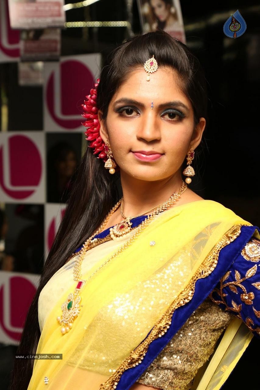 Anusha New Photos Photo 20 Of 56