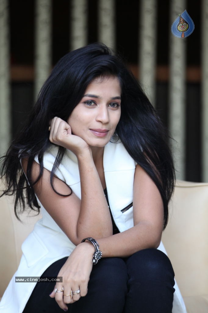 Anvika New Stills - Photo 3 of 119