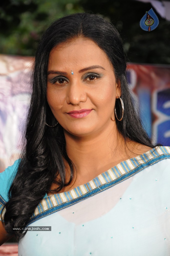 Apoorva New Stills - Photo 3 of 18