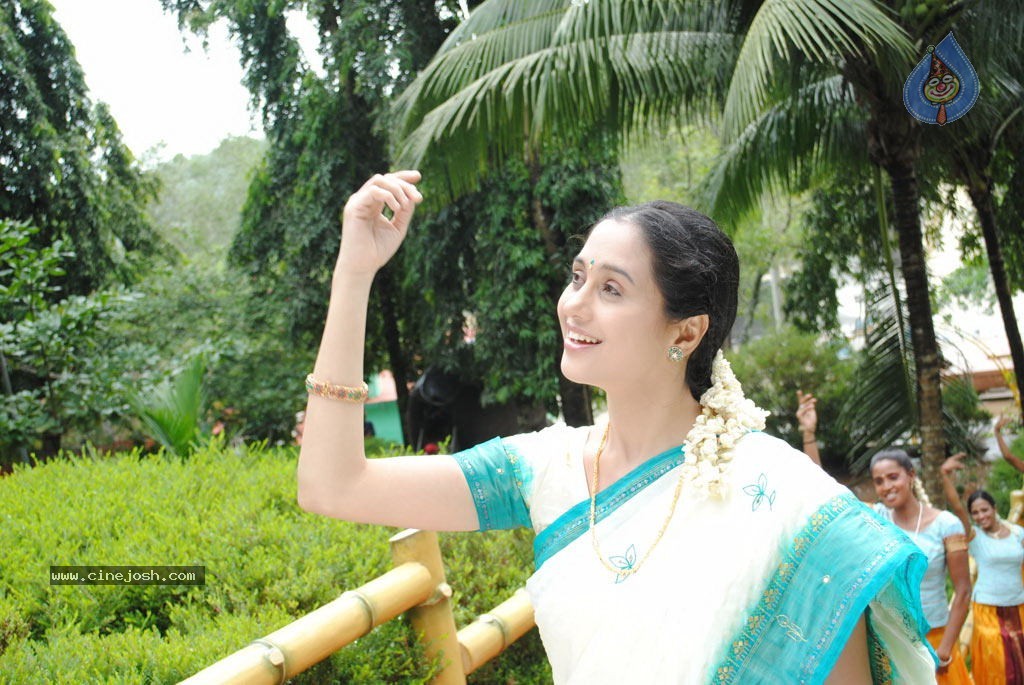 Devayani New Stills - Photo 3 of 59