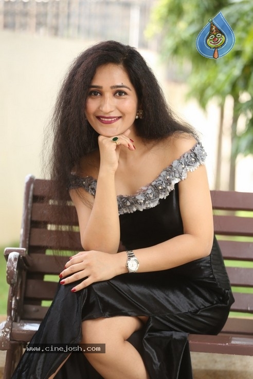 Garima Singh Photos - Photo 3 of 31