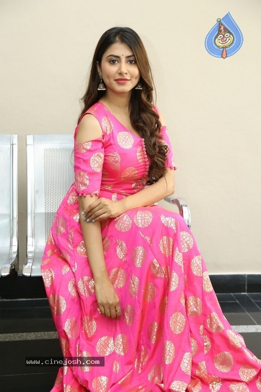 Heroine Swetha Pics - Photo 3 of 17