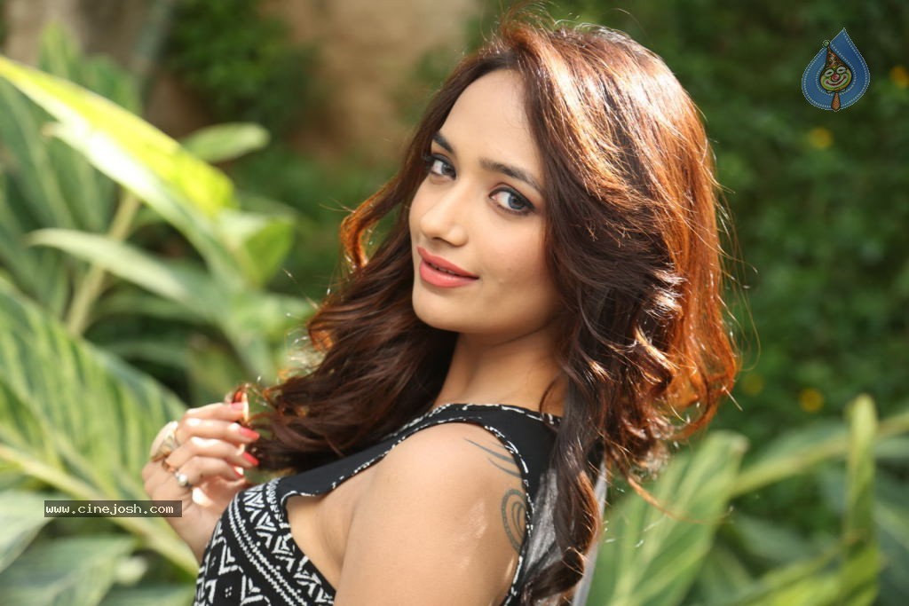 Jiya Latest Stills - Photo 3 of 135