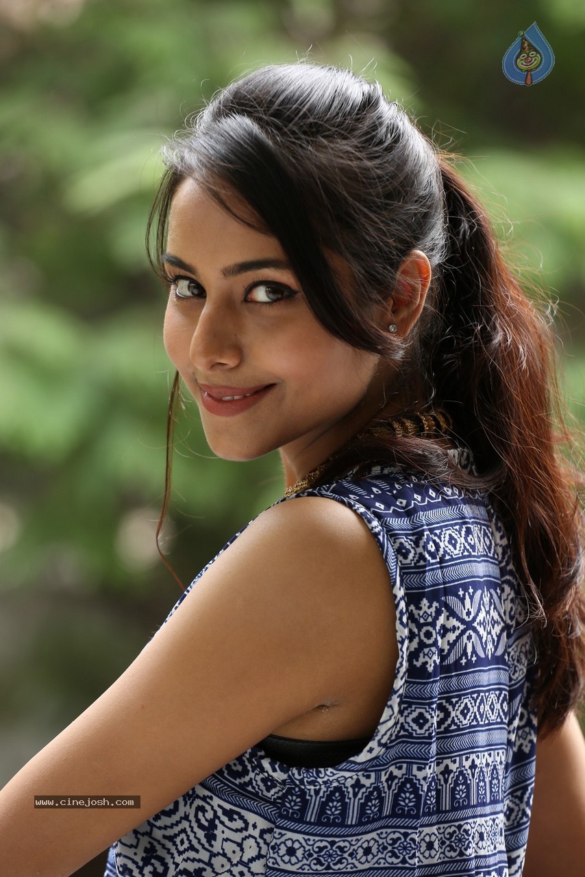 Kenisha Chandran New Stills - Photo 3 of 42