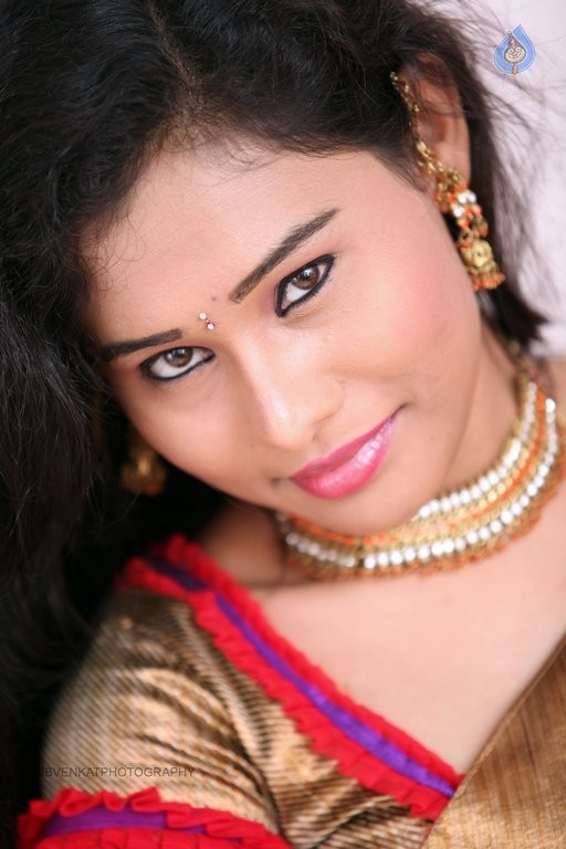 Leesa Latest Photos - Photo 3 of 50