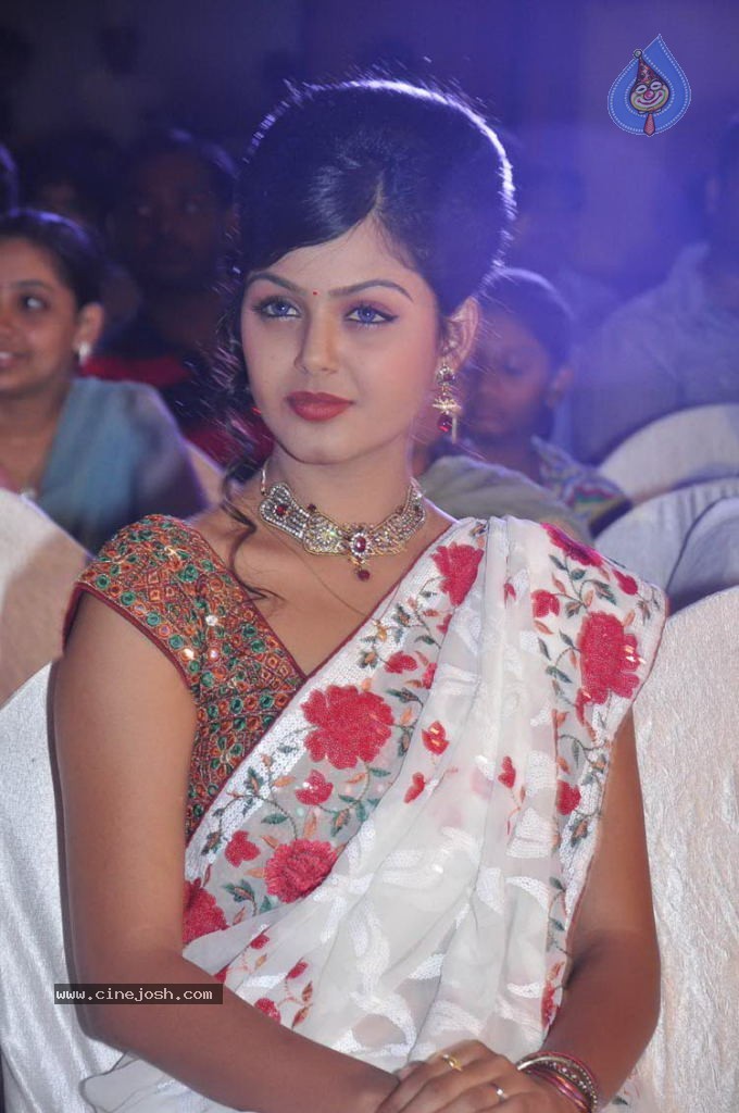 Monal Gajjar New Stills Photo 26 Of 37