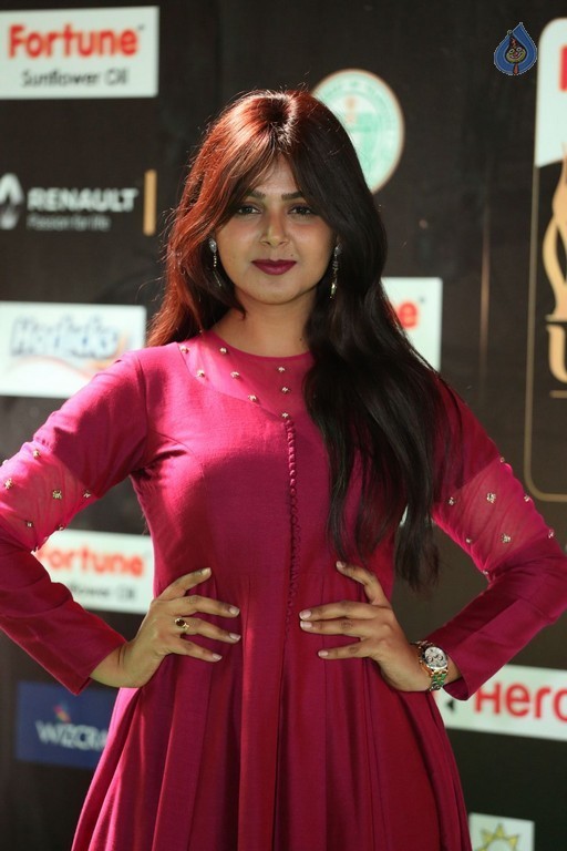 Monal Gajjar Stills At Iifa 2017 Photo 4 Of 15