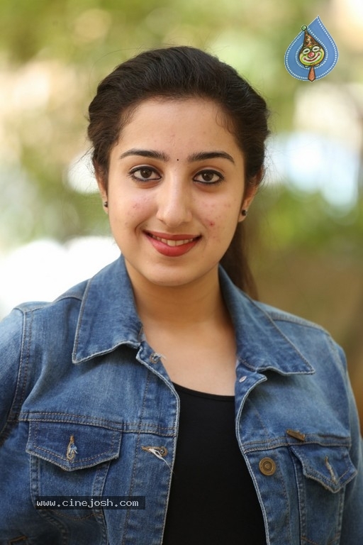 Mounkia Stills - Photo 3 of 21