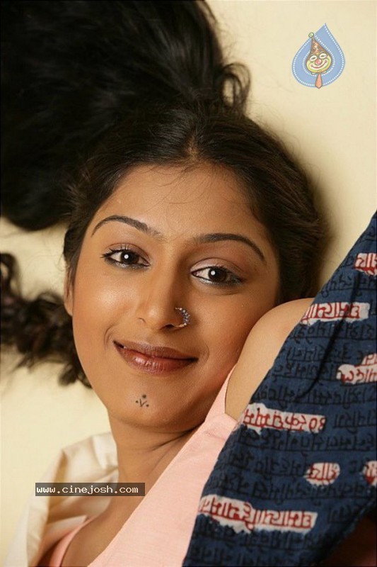 Padma Priya's Instagram, Twitter & Facebook on IDCrawl