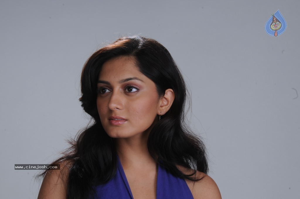 Parvathi New Stills - Photo 3 of 47