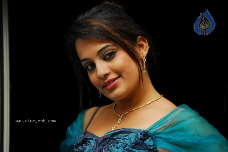 Roopa Kaur Gallery - Alalu Heroine - Photo 3 of 45