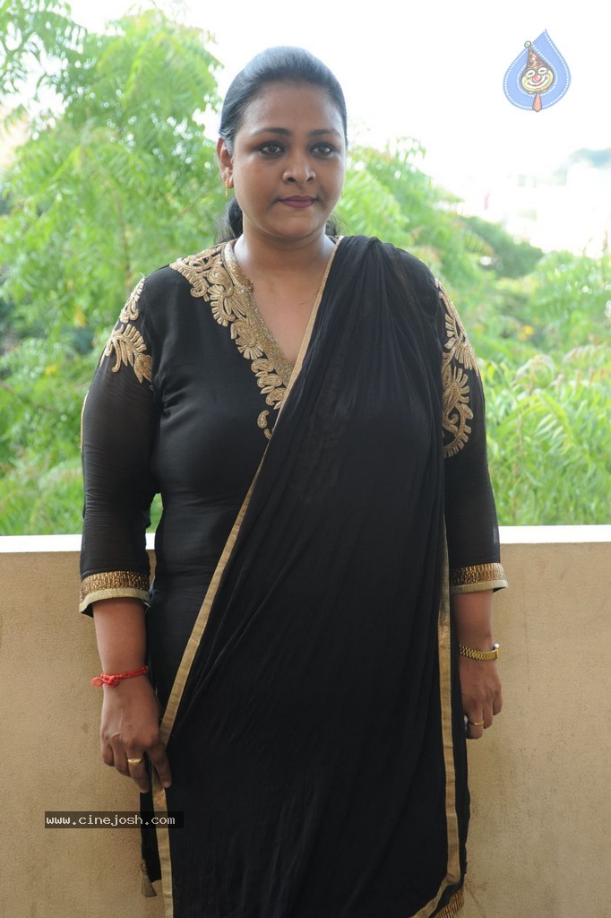 Shakila Stills - Photo 3 of 22