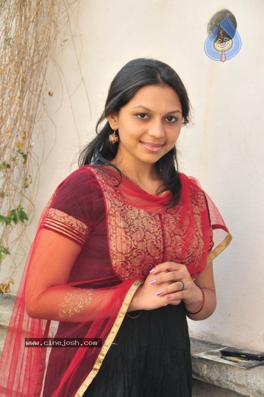 Sri Photo Stills - Photo 3 of 34