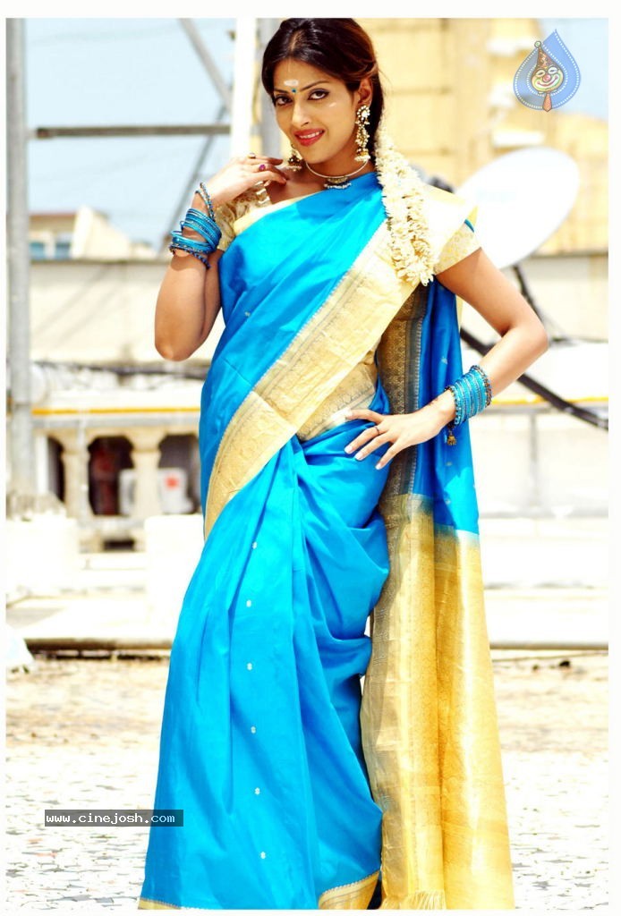 Suma Guha Stills Photo 3 Of 14