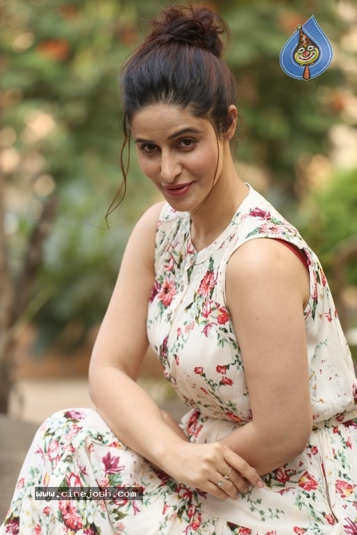 Suman Rana Pics - Photo 3 of 21