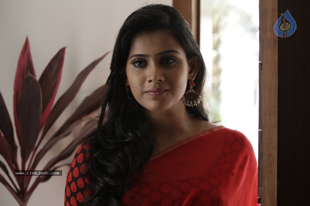 Thulasi New Stills - Photo 3 of 4
