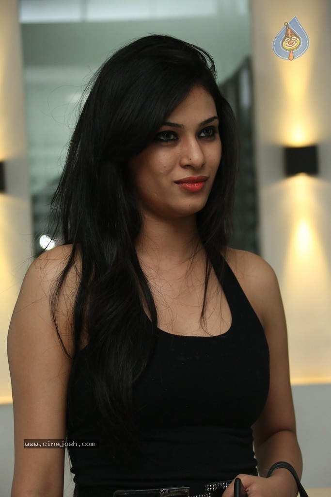 Zara Shah Stills - Photo 3 of 27