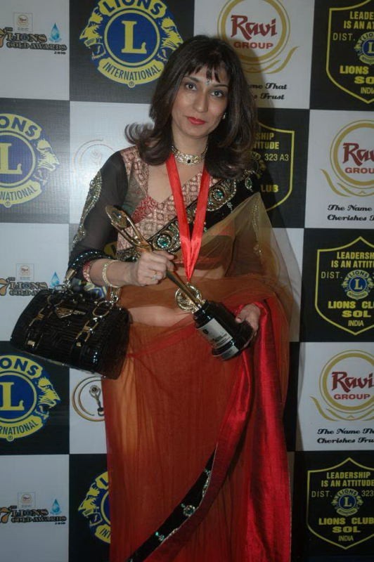Bolly Celebs at 17th Lions Gold Awards - Photo 8 of 88