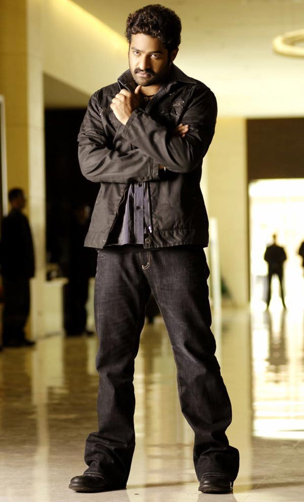 Adurs Movie Stills - Photo 2 of 10