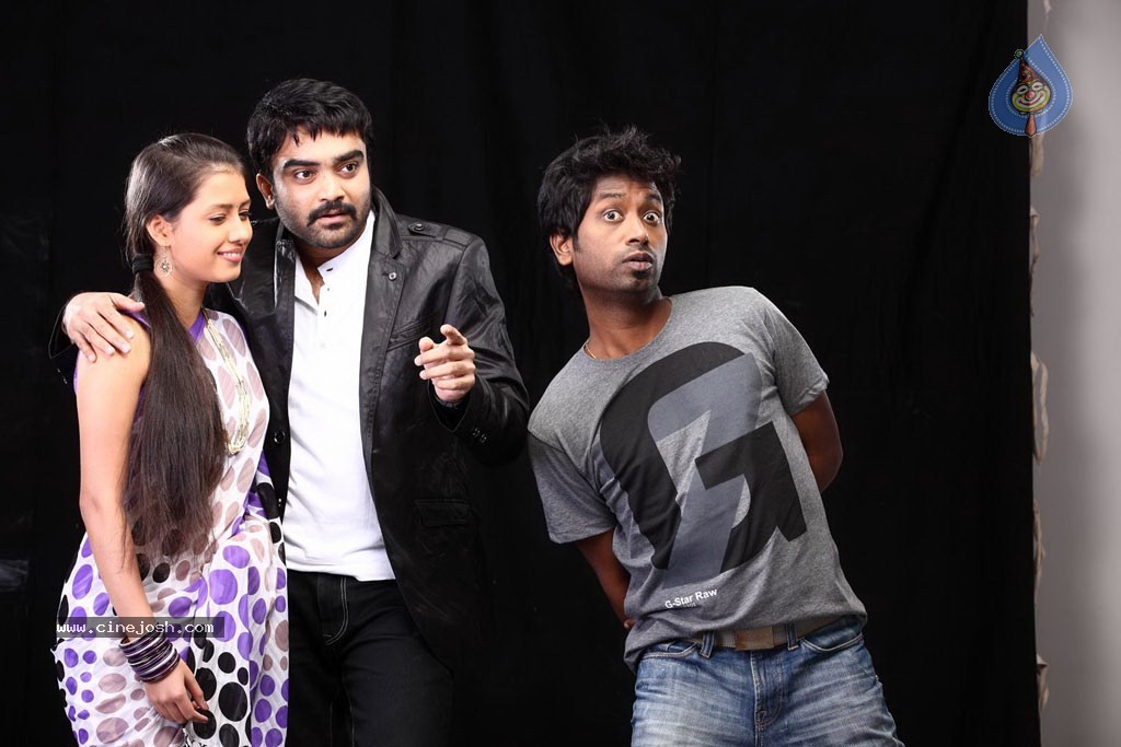 Aavi Kumar Tamil Movie Stills - Photo 4 of 32