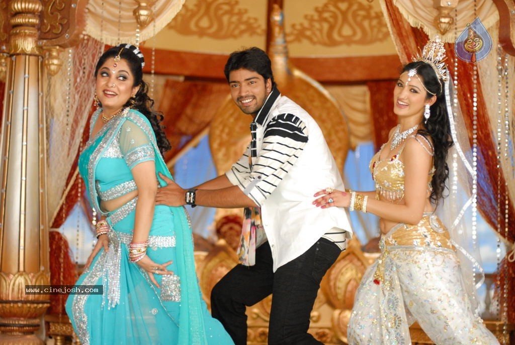 Allari Naresh Friendly Movies Movie Photos - Photo 4 of 9