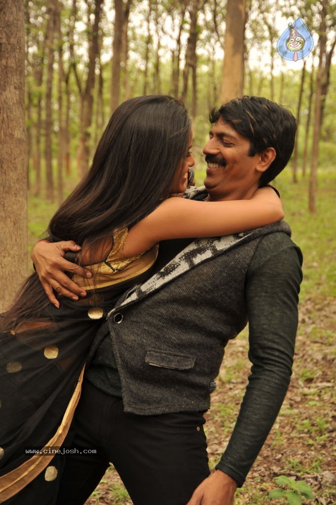 Anaganaga Movie Stills - Photo 4 of 127