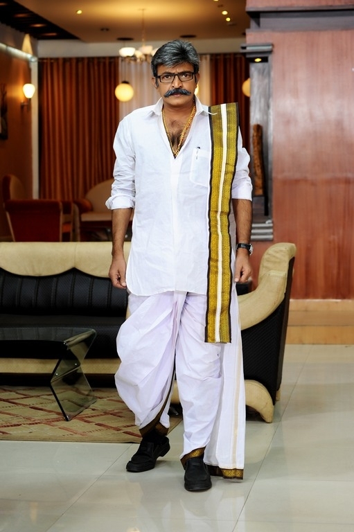 Arjun Movie Posters - Photo 4 of 4