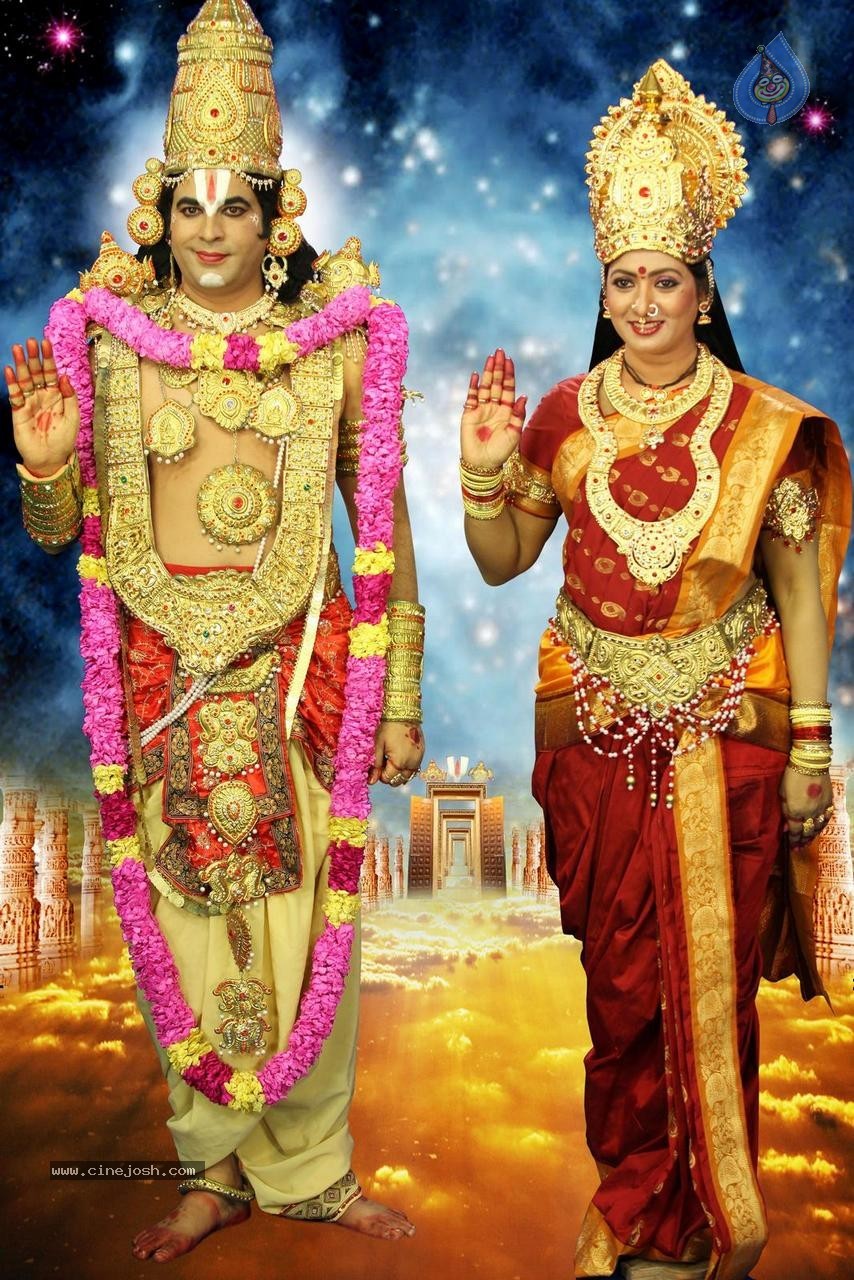 Chilkuru Balaji Movie Photos - Photo 4 of 7