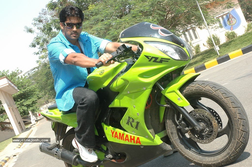 Kadhalan Kadhali Tamil Movie Stills - Photo 4 of 22