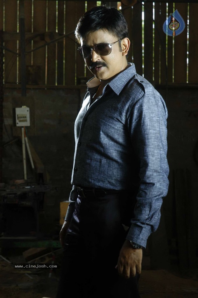 Machan Tamil Movie Hot Stills - Photo 4 of 68