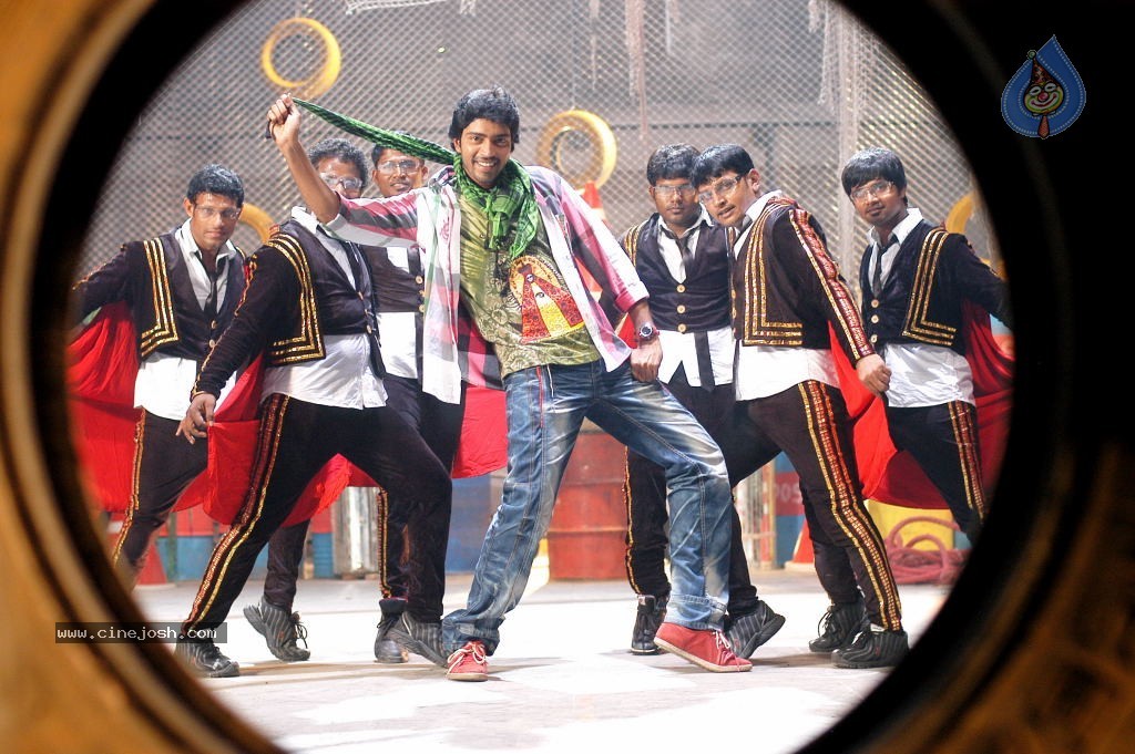 Madatha Kaja Movie New Stills - Photo 4 of 17