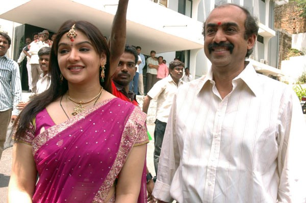 Neelaveni Movie Stills - Photo 43 of 50