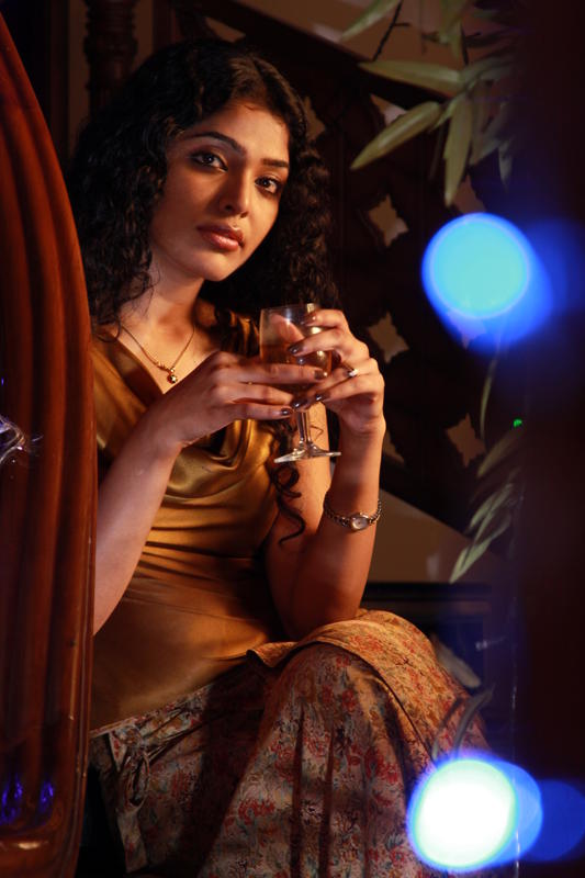 New - Movie Stills - Photo 4 of 10