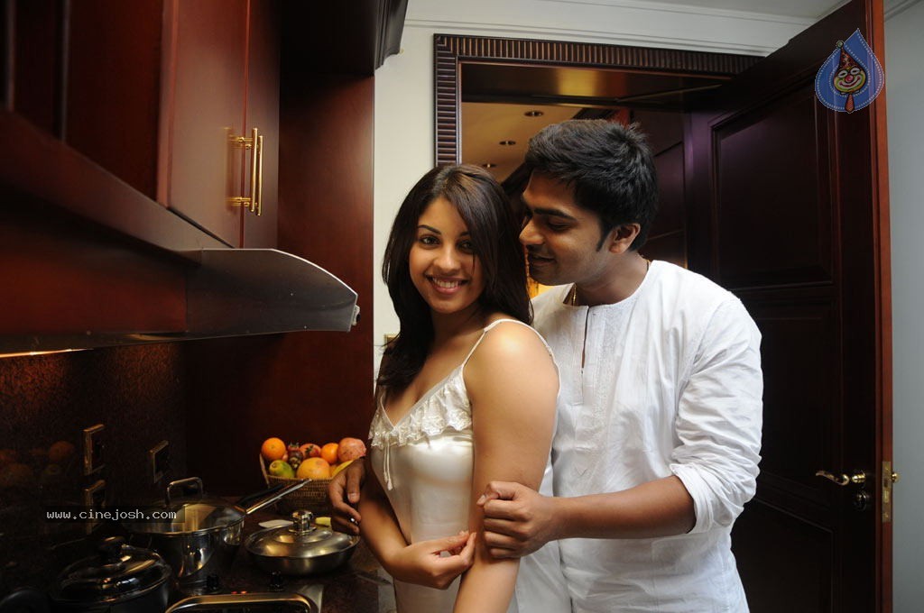 Osthi Movie Hot Stills - Photo 4 of 14