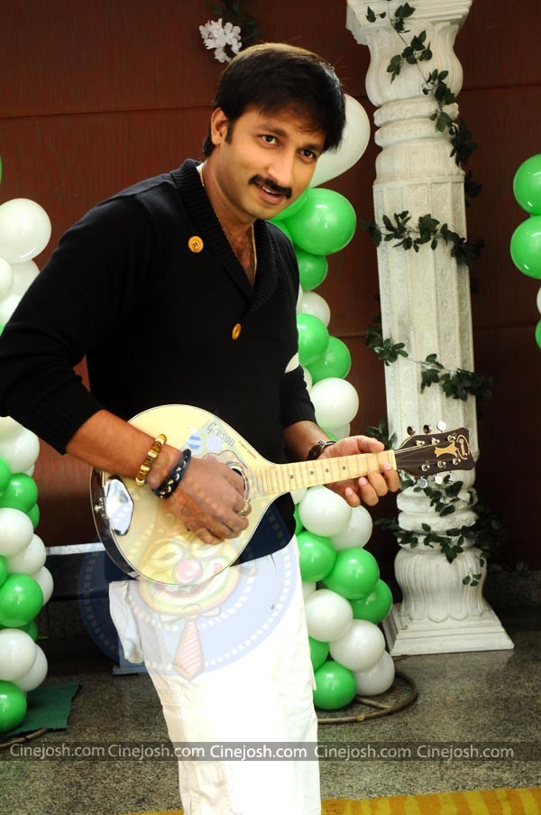 Sankham - Photo 4 of 23