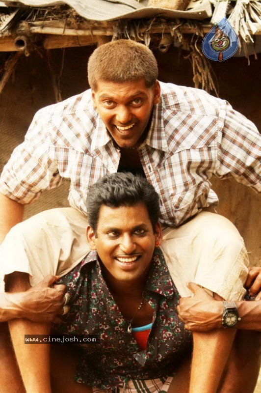 Vaadu Veedu Movie Stills - Photo 4 of 41