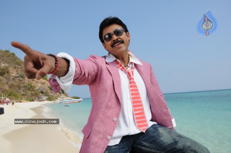 Colourful stills - Venkatesh,Trisha - Namo Venkatesa - Photo 14 of 59