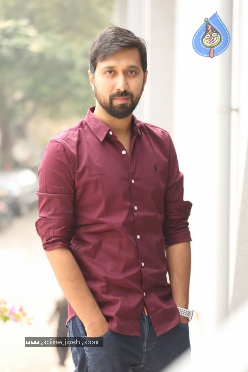 Director Bobby Photos - Photo 6 of 21