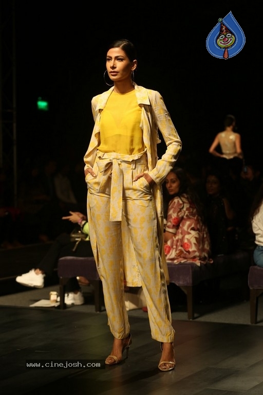 Divya Reddy Showcase at India Fashion Week - Photo 6 of 40