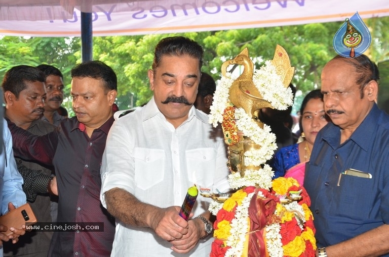 Dr Isari K Ganesh Birthday Celebration 2018 Photos - Photo 4 of 35