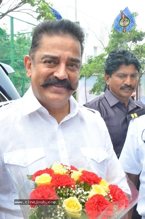 Dr Isari K Ganesh Birthday Celebration 2018 Photos - Photo 7 of 35