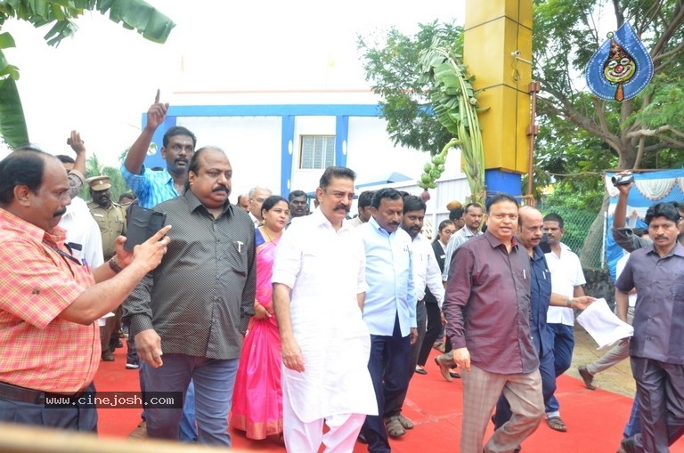 Dr Isari K Ganesh Birthday Celebration 2018 Photos - Photo 9 of 35